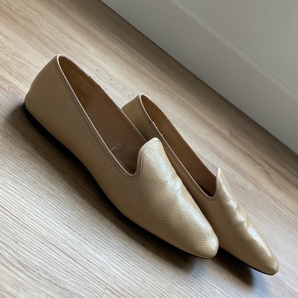 Zara | Shoes | Zara Womens Tan Flats | Poshmark